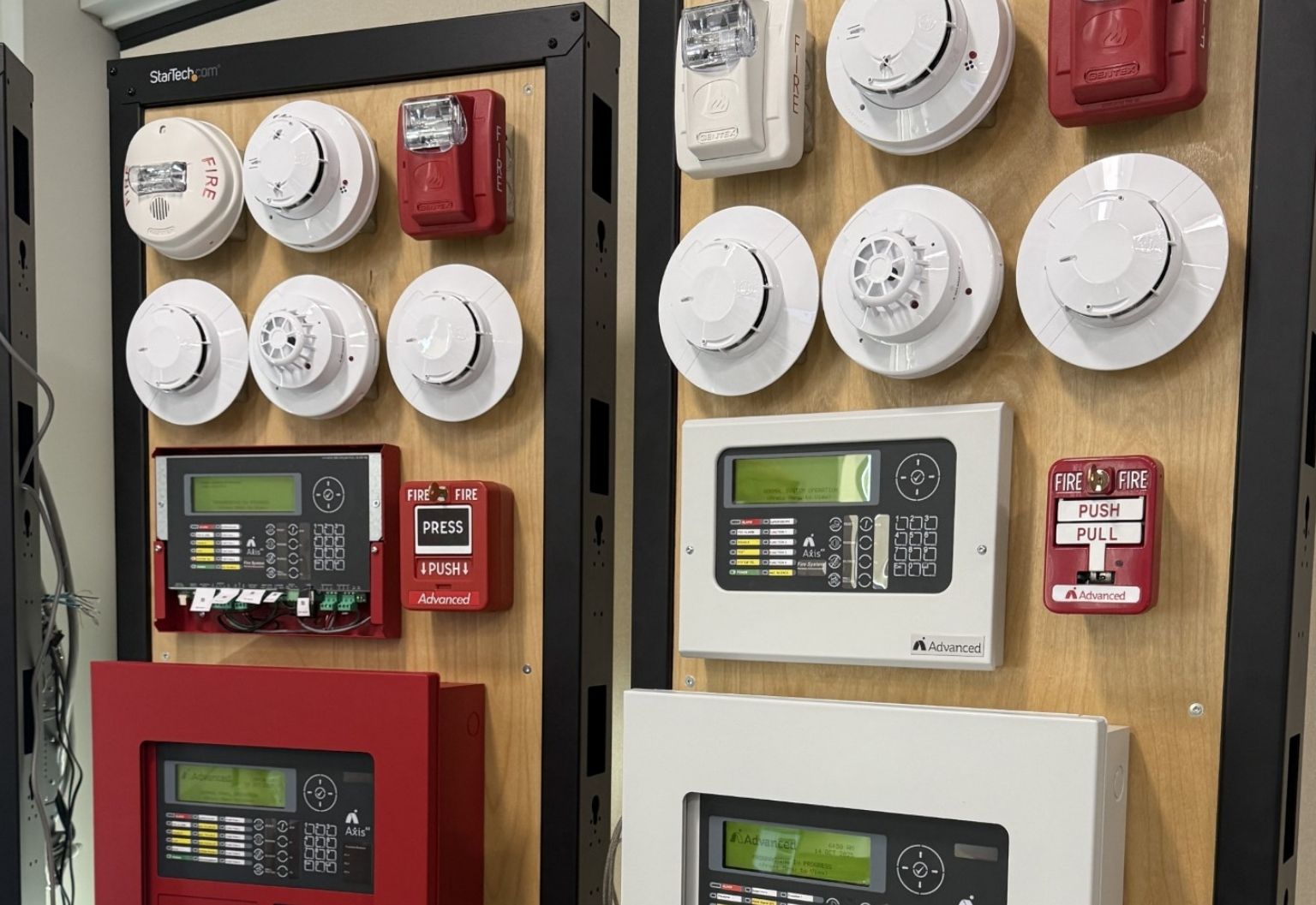 Industrial LED Lighting Solutions | Dialight & Prolux Partnership